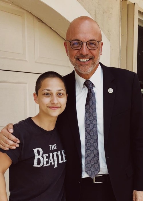 Emma González Height, Weight, Age, Boyfriend, Family, Facts, Biography