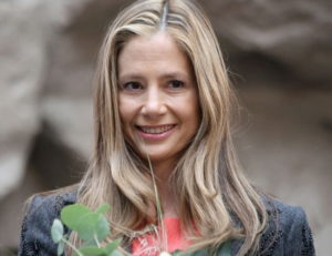 Mira Sorvino Height, Weight, Age, Spouse, Family, Facts, Biography