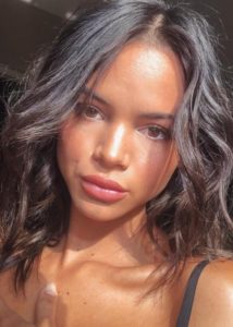 Christine Burke Height, Weight, Age, Boyfriend, Family, Facts, Biography