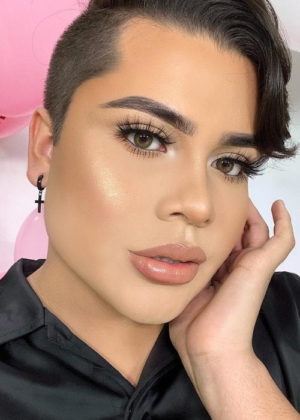 Alannized Height, Weight, Age, Boyfriend, Family, Facts, Biography