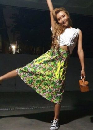 Hwasa Height, Weight, Age, Boyfriend, Family, Facts, Biography