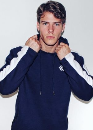 Michael Dean Height, Weight, Age, Girlfriend, Family, Facts, Biography