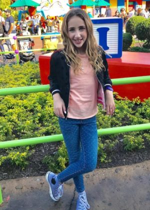 Ava Kolker Height, Weight, Age, Boyfriend, Family, Facts, Biography