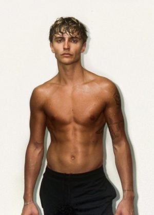 Hart Denton Height, Weight, Age, Girlfriend, Family, Facts, Biography