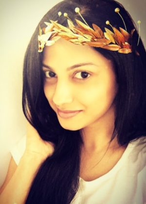 Rucha Hasabnis Height, Weight, Age, Spouse, Family, Facts, Biography