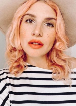 Kate Albrecht Height, Weight, Age, Spouse, Family, Facts, Biography