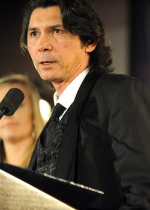 Lou Diamond Phillips Height, Weight, Age, Girlfriend, Family, Biography