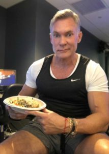 Sam Champion Height, Weight, Age, Spouse, Family, Facts, Biography