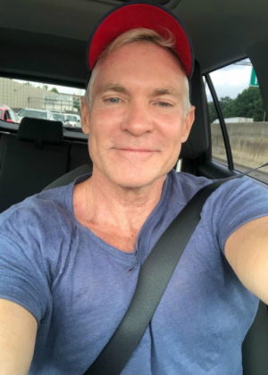 Sam Champion Height, Weight, Age, Spouse, Family, Facts, Biography