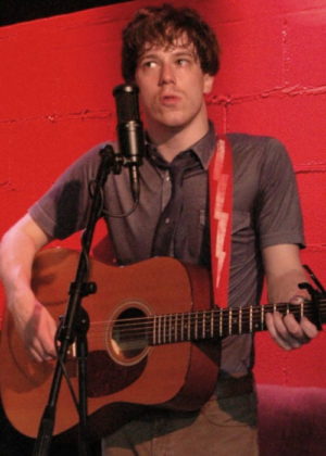 John Gallagher Jr Height, Weight, Age, Girlfriend, Family, Facts, Biography