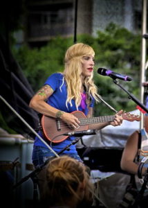 Sarah Blackwood (Canadian Singer) Height, Weight, Age, Spouse, Bio