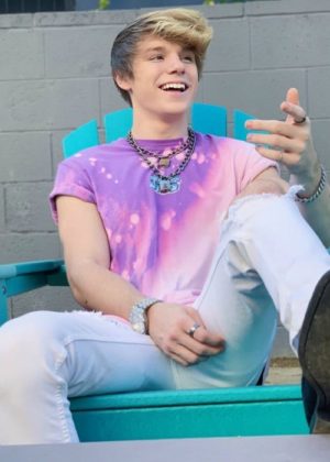 Jonas Bridges Height, Weight, Age, Girlfriend, Family, Facts, Biography