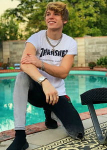 Jonas Bridges Height, Weight, Age, Girlfriend, Family, Facts, Biography
