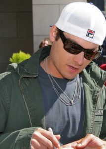 Kevin Zegers Height, Weight, Age, Spouse, Family, Facts, Biography