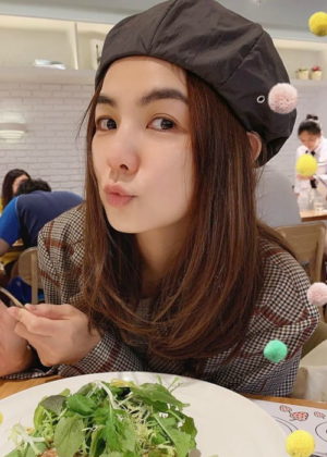 Ella Chen Height, Weight, Age, Spouse, Children, Family, Facts, Biography