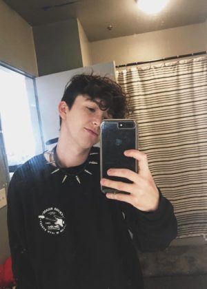 Miles McKenna Height, Weight, Age, Boyfriend, Family, Facts, Biography