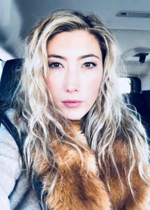 Dichen Lachman Height, Weight, Age, Spouse, Family, Facts, Biography