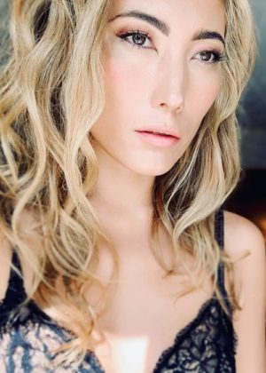Dichen Lachman Height, Weight, Age, Spouse, Family, Facts, Biography