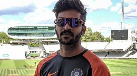 Shardul Thakur Height, Weight, Age, Girlfriend, Family, Facts, Biography