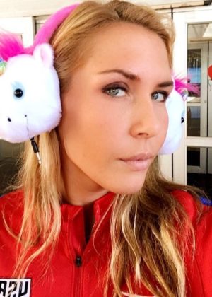 Alexandra Long Height, Weight, Age, Spouse, Family, Facts, Biography