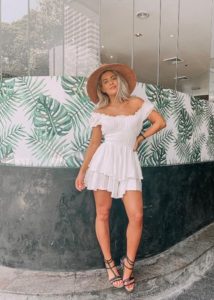 Whitney Simmons Height, Weight, Age, Boyfriend, Family, Biography