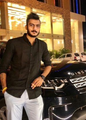 Axar Patel Height, Weight, Age, Girlfriend, Family, Facts, Biography