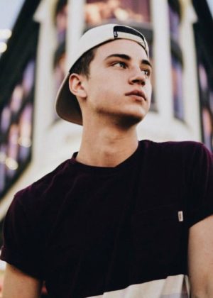 Carson Rowland Height, Weight, Age, Girlfriend, Family, Facts, Biography