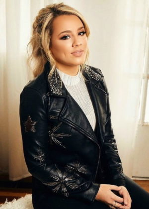 Gabby Barrett Height, Weight, Age, Spouse, Family, Facts, Biography