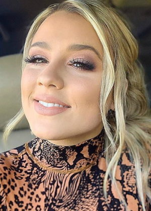 Gabby Barrett Height, Weight, Age, Spouse, Family, Facts, Biography