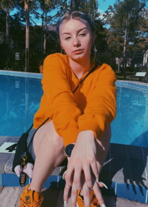 Meredith Reeves Height, Weight, Age, Boyfriend, Family, Facts, Biography