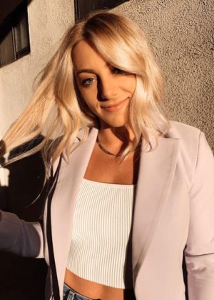 Samantha Peszek Height, Weight, Age, Boyfriend, Family, Biography