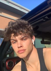 Curran Walters Height, Weight, Age, Girlfriend, Family, Facts, Biography