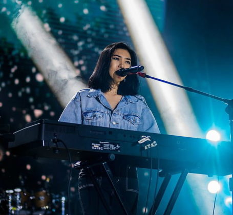 Isyana Sarasvati Height, Weight, Age, Boyfriend, Family, Facts, Biography