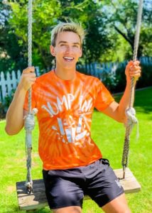 Stephen Sharer Height, Weight, Age, Girlfriend, Family, Facts, Biography