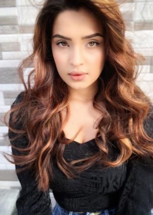 Aarushi Sharma Height, Weight, Age, Boyfriend, Family, Facts, Biography