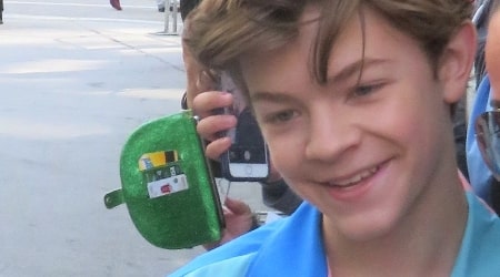 Oakes Fegley Height, Weight, Age, Girlfriend, Family, Facts, Biography