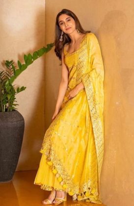 Sharvari Wagh Height, Weight, Age, Boyfriend, Family, Facts, Biography