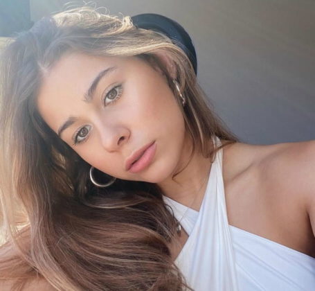 Emily Alexander Height, Weight, Age, Family, Boyfriend, Facts, Religion