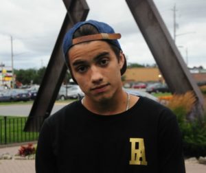 Jonny Gray (Actor) Height, Weight, Age, Body Statistics, Family, Facts