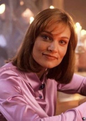 Daphne Ashbrook Height, Weight, Age, Spouse, Family, Facts, Biography