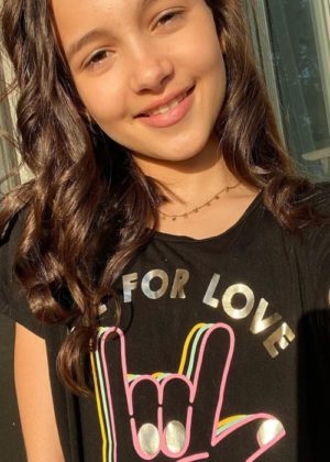 Kaylin Hayman Height, Weight, Age, Boyfriend, Family, Facts, Biography