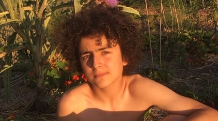 Elisha Henig Height, Weight, Age, Girlfriend, Biography, Family, Facts