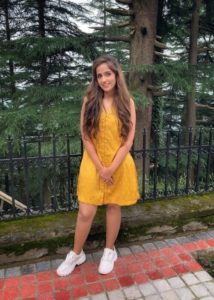 Asees Kaur Height, Weight, Age, Boyfriend, Facts, Biography