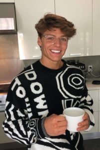 Sam Dezz Height, Weight, Age, Girlfriend, Biography, Family, Facts