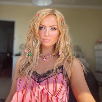 Maisie Smith Height, Weight, Age, Boyfriend, Biography, Family, Facts