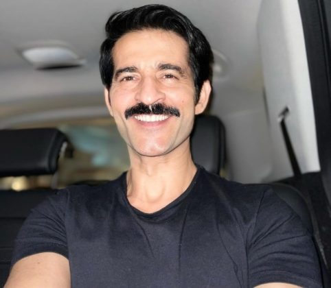 Hiten Tejwani Height, Weight, Age, Spouse, Biography, Family, Facts