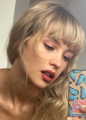 Angèle Height, Weight, Age, Girlfriend, Family, Facts, Biography