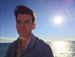 Luke Newton Height, Weight, Age, Girlfriend, Biography, Family, Facts