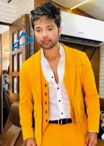 Himesh Reshammiya Height, Weight, Family, Spouse, Biography