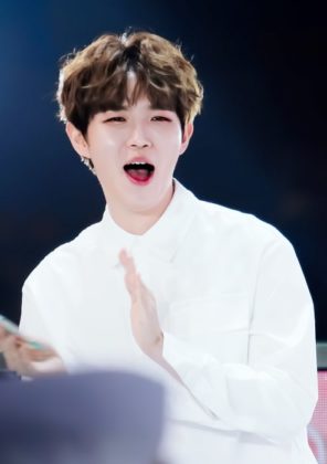 Kim Jae-hwan (Singer) Height, Weight, Age, Girlfriend, Biography, Facts